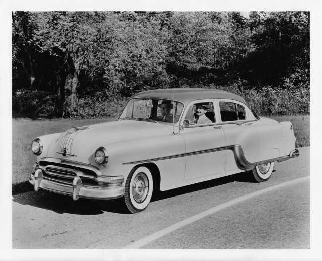 1954 Pontiac Chieftain Four-Door Sedan Press Photo and Release 0066
