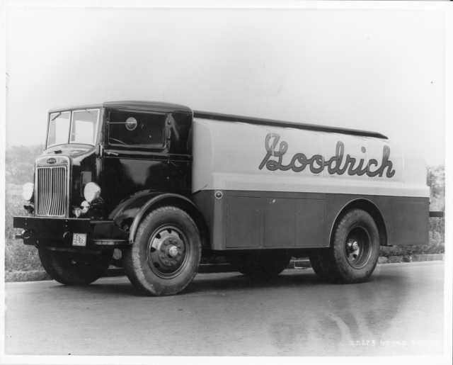 1933 Autocar Goodrich Truck Press Photo 0003