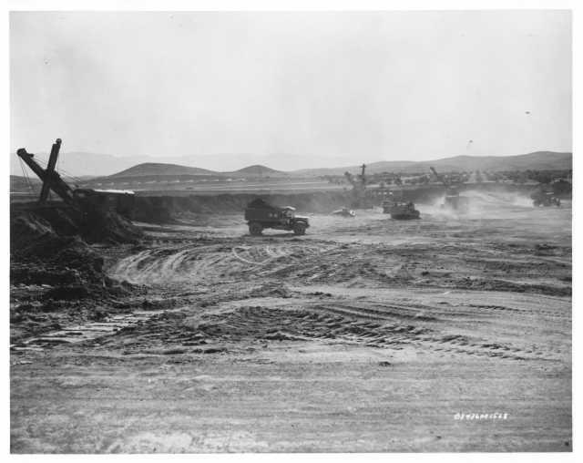 1936-1937 Mack BX Dump Trucks and Northwest Shovels Photo Lot 0237 ...