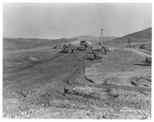 1936-1937 Mack BX Dump Trucks and Northwest Shovels Photo Lot 0237 ...