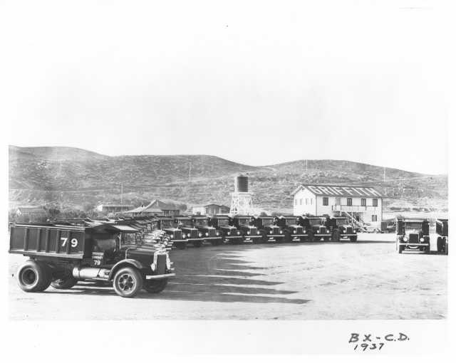 1936-1937 Mack BX Dump Trucks and Northwest Shovels Photo Lot 0237 ...
