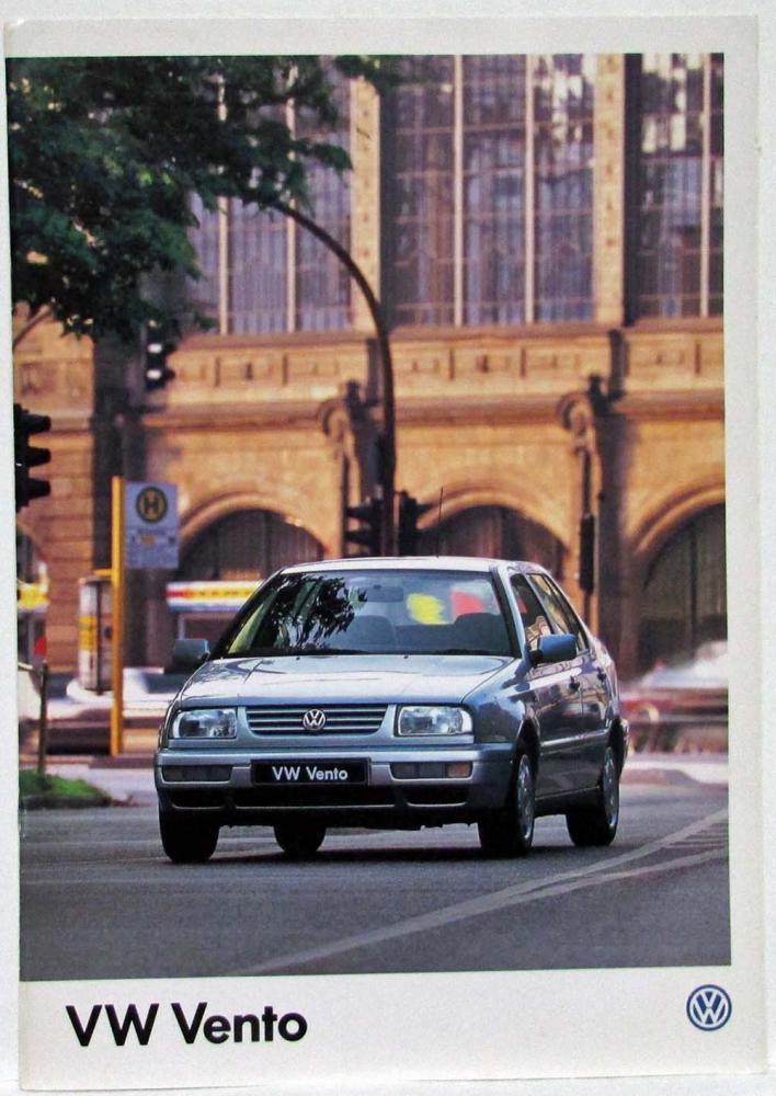 1993 Volkswagen VW Vento Sales Brochure - Japanese Text